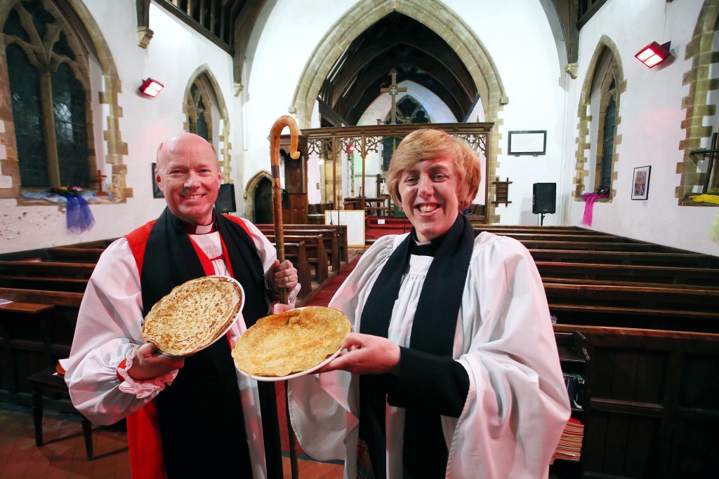 Revd Zoe licensed to the village churches! – cofe-ollerton.org.uk